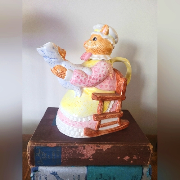 Vintage | Dining | Vintage Strata Group Mama Cat Teapot | Poshmark